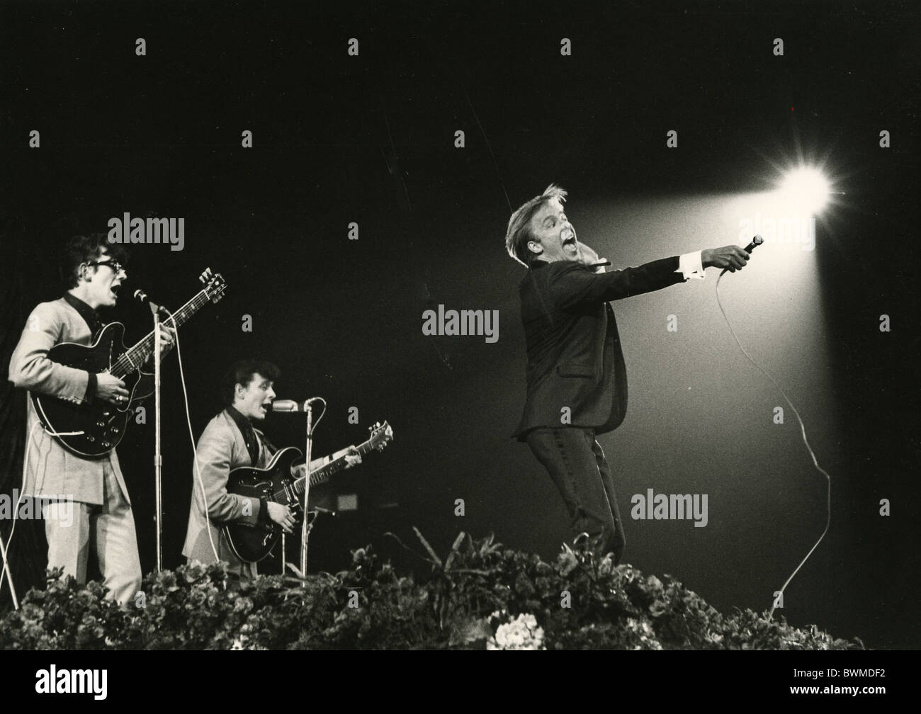MIKE SARNE UK pop singer in 1963 Stock Photo - Alamy