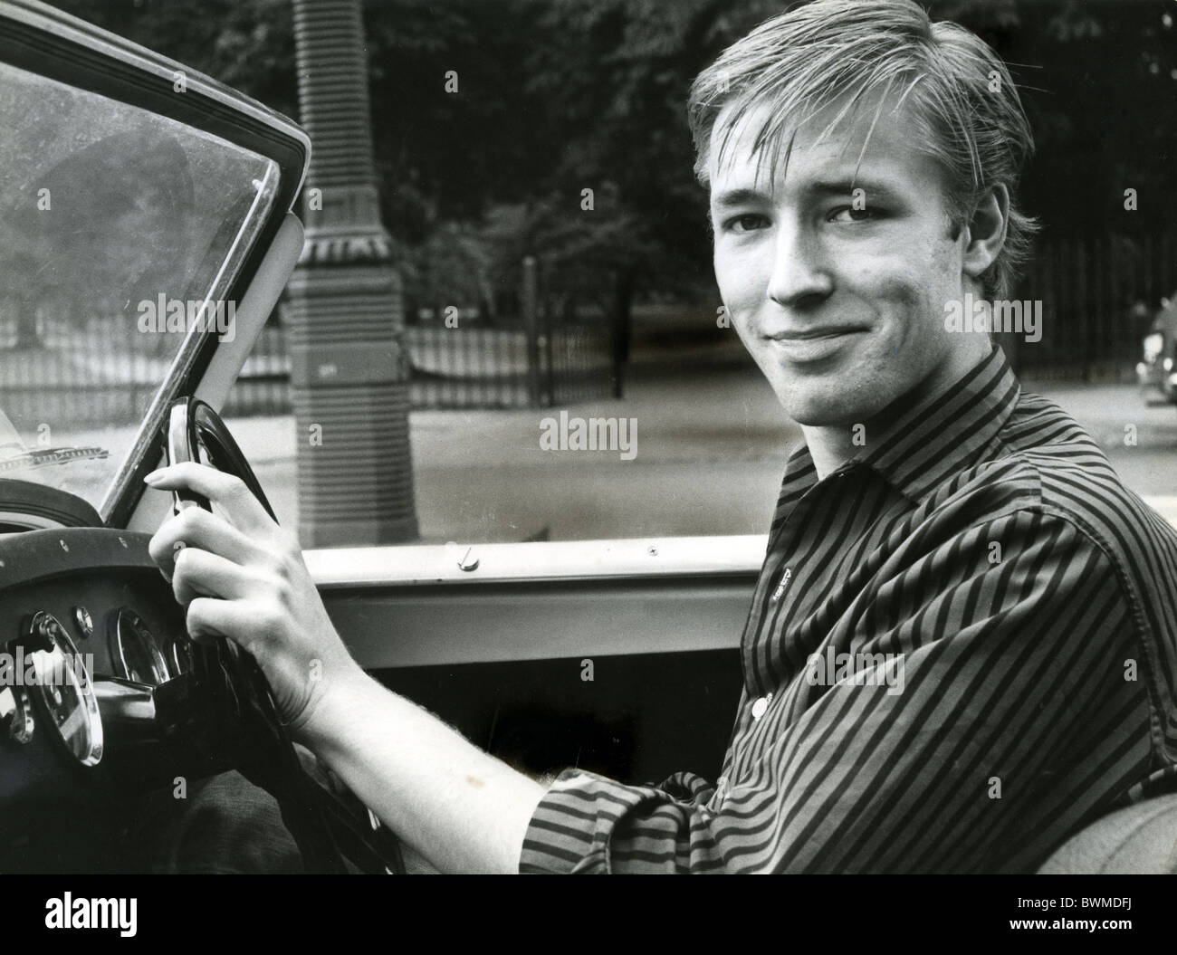 MIKE SARNE UK pop singer in 1963 Stock Photo - Alamy