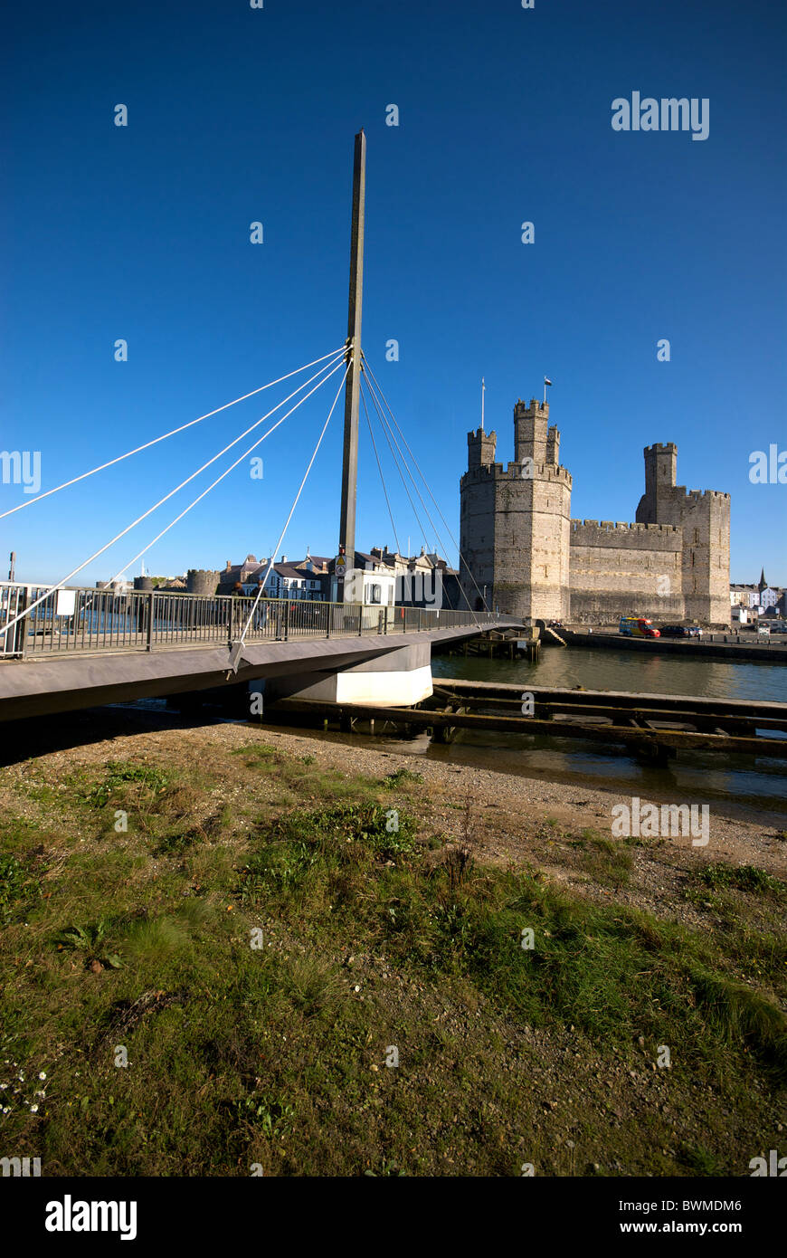 Caernarfon Gwynd Wales UK Harbour Harbor Bridge Castle Stock Photo - Alamy