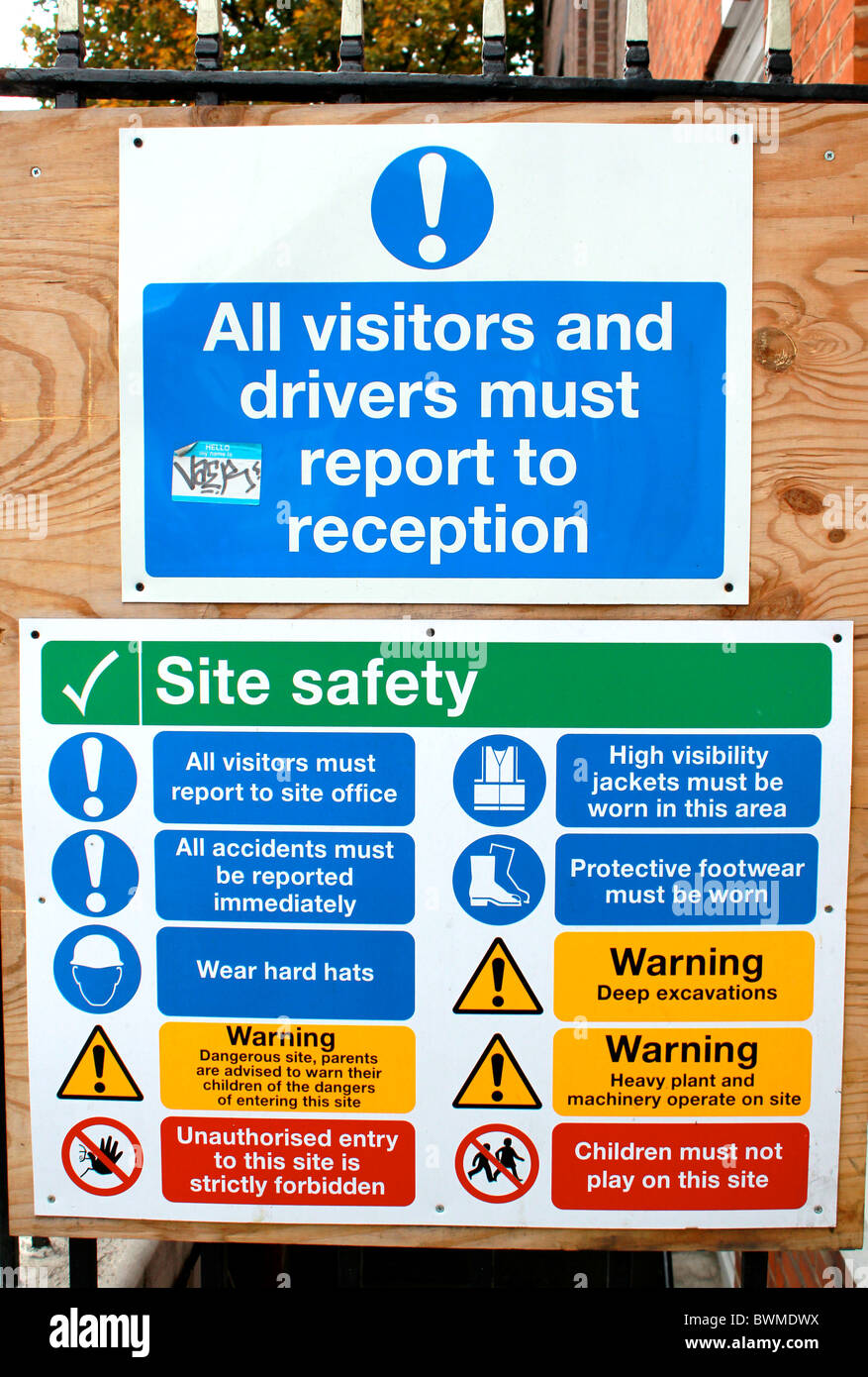 Health and safety notice board hi-res stock photography and images - Alamy