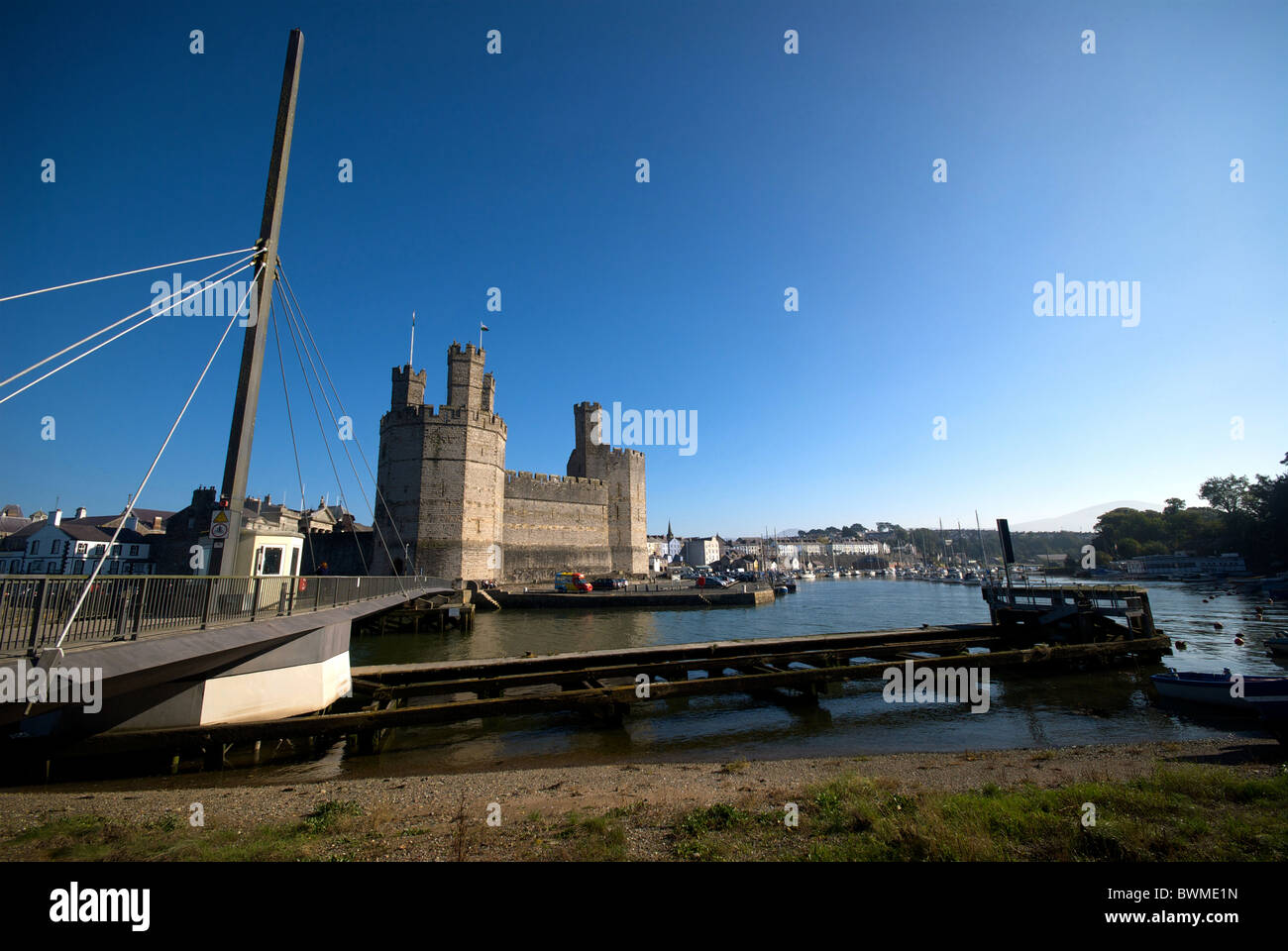 Caernarfon Gwynd Wales UK Harbour Harbor Bridge Castle Stock Photo - Alamy