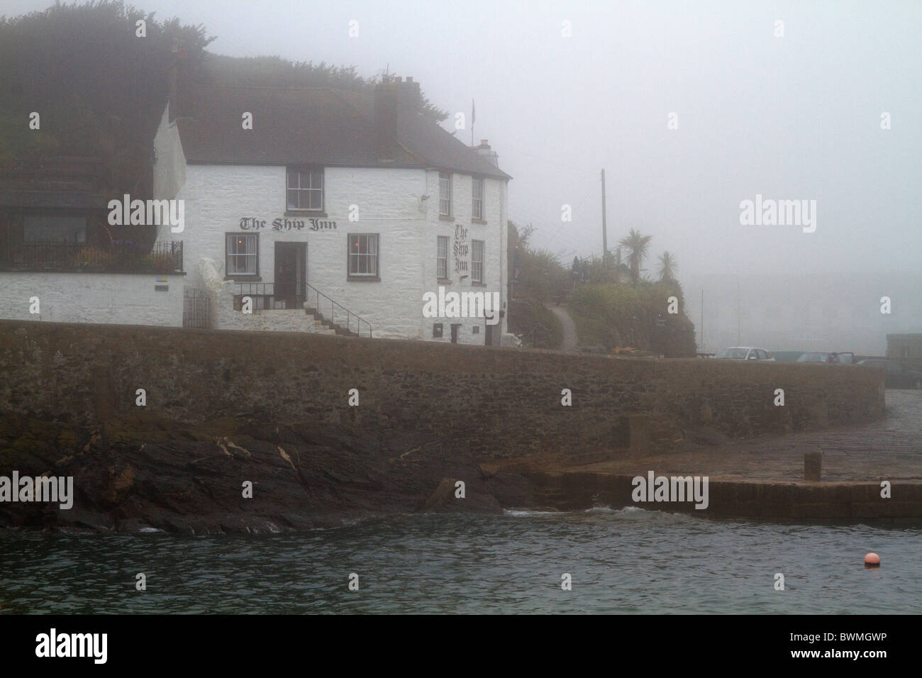 Pub ship inn porthleven cornwall hi-res stock photography and images ...