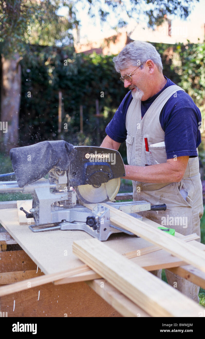 Carpenter using circular saw, Australia Stock Photo - Alamy