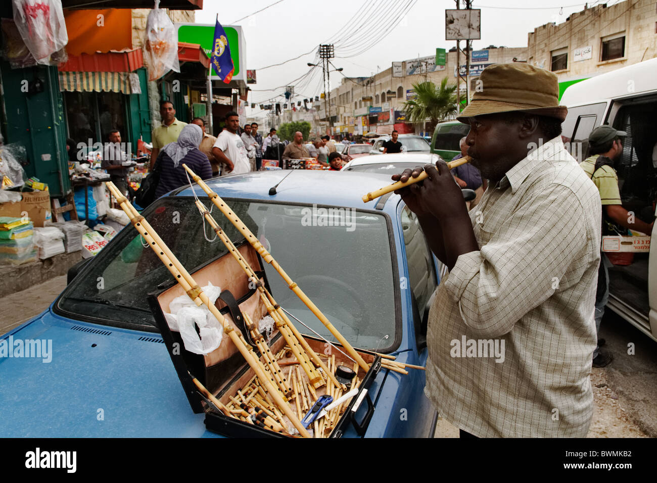 Instrument vendor hi-res stock photography and images - Alamy