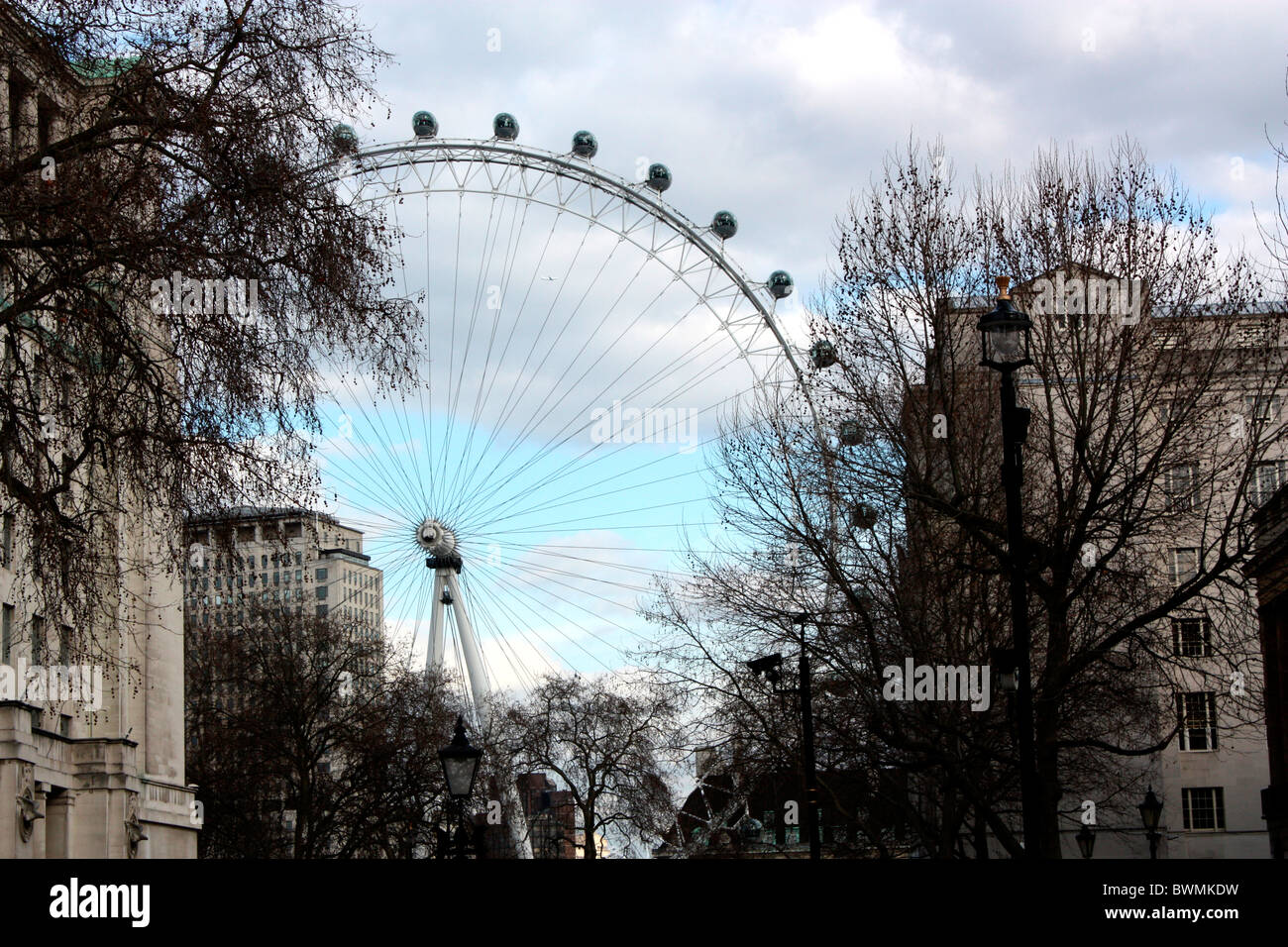 London eye wheel tourist hi-res stock photography and images - Alamy