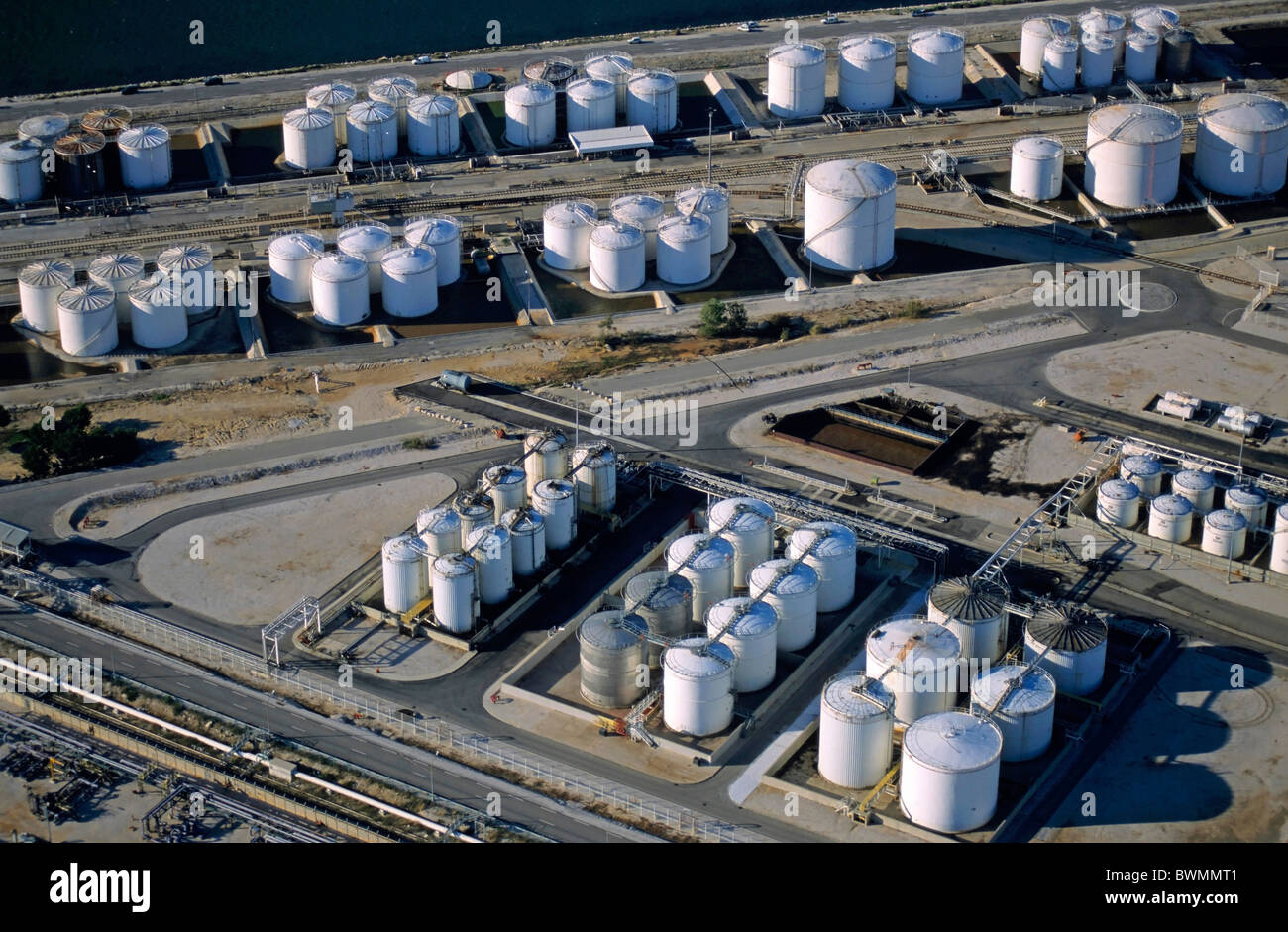 Oil refinery train tracks hi-res stock photography and images - Alamy