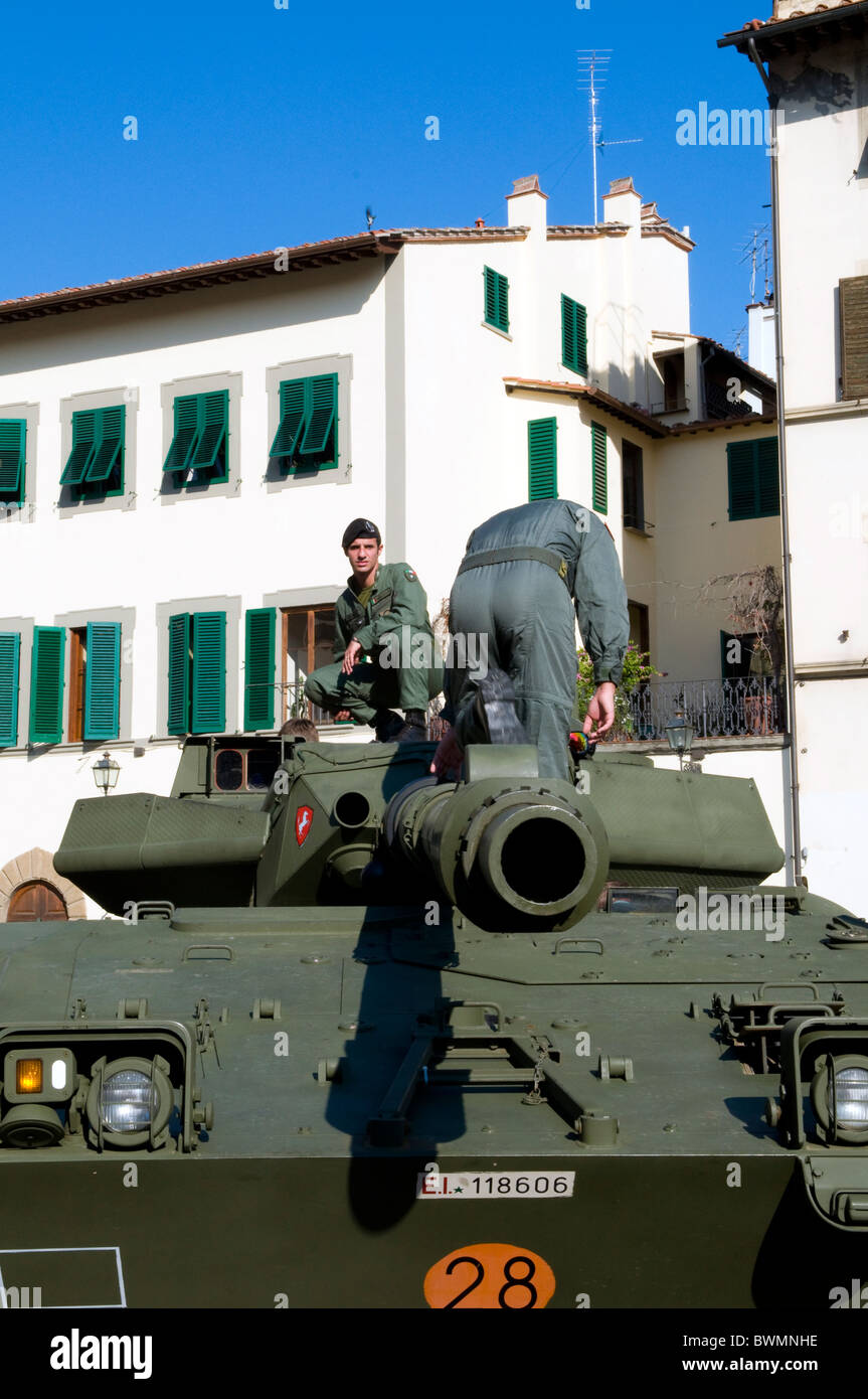 Uniform army tank hi-res stock photography and images - Alamy