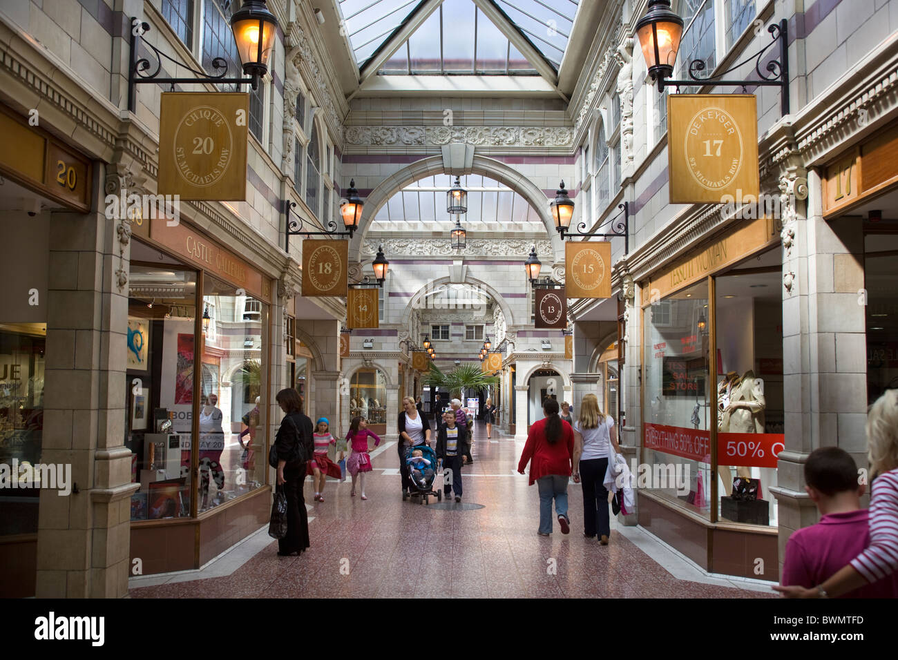 Grosvenor Shopping Arcade Chester England UK Stock Photo - Alamy