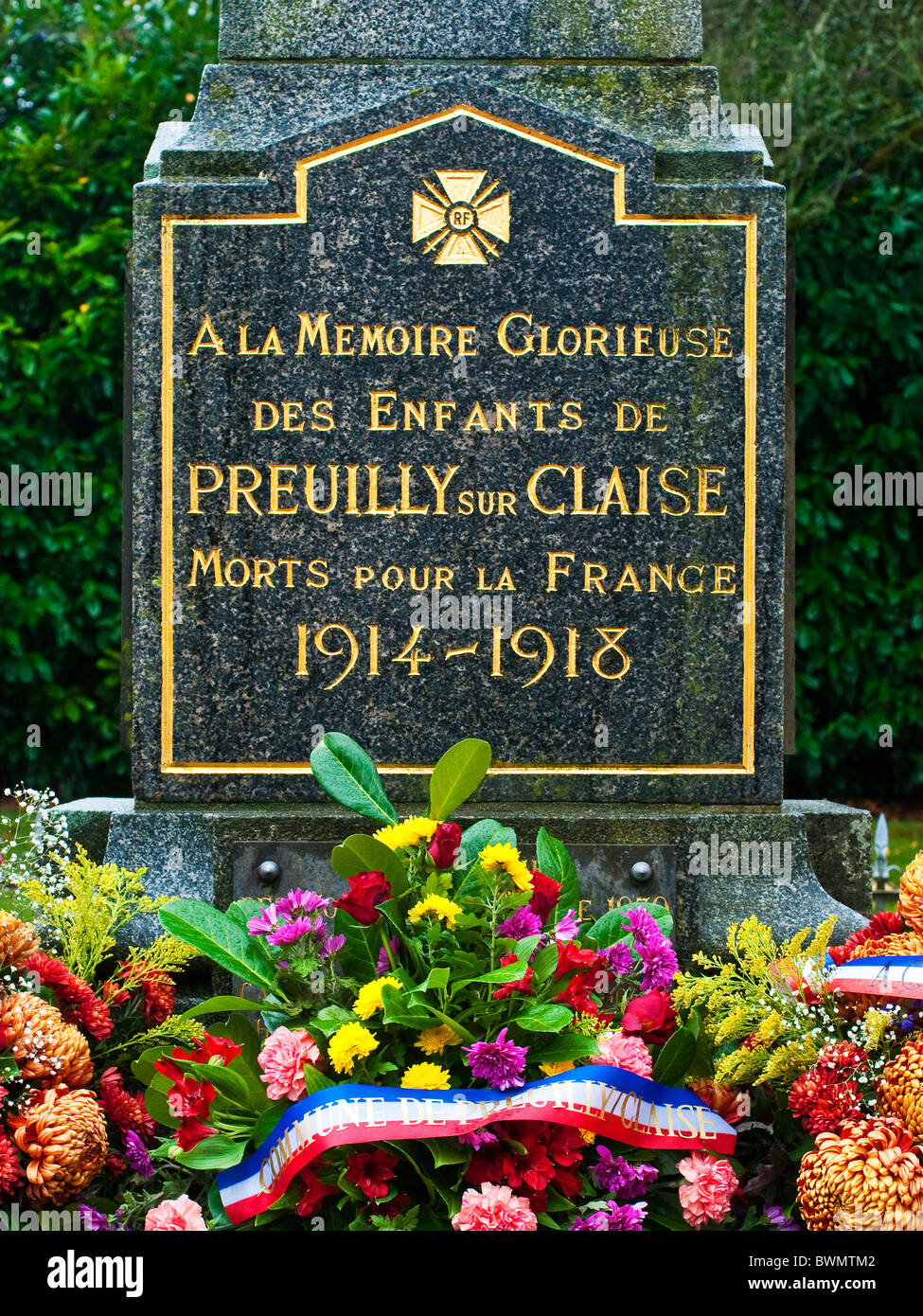 French war memorial with flowers on November 11th Remembrance Day ...