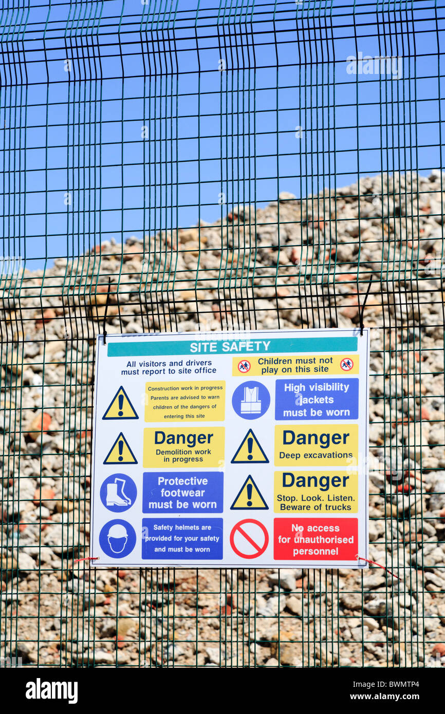 Ppe sign hi-res stock photography and images - Alamy