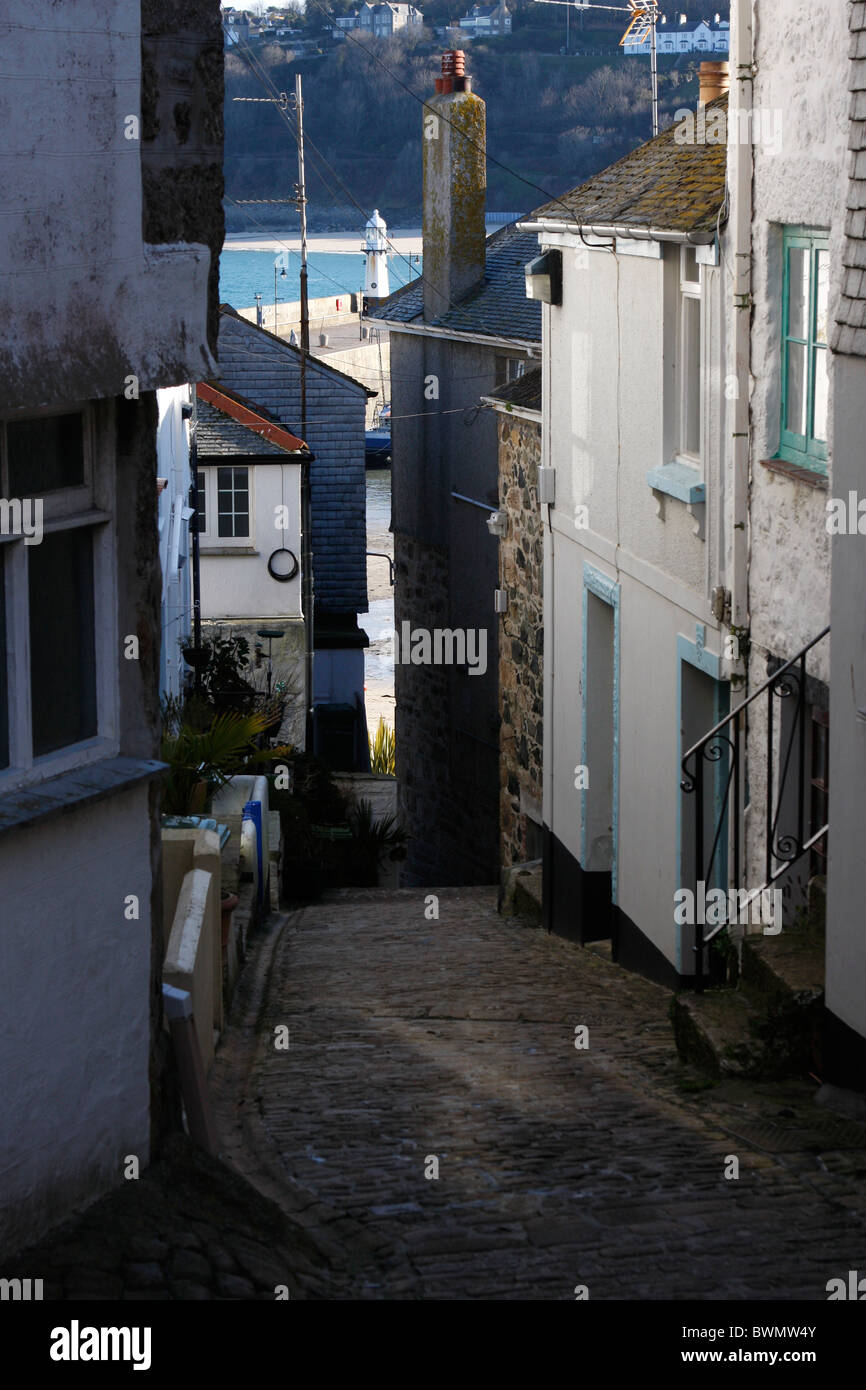 Typical street with houses in cornwall hi-res stock photography and ...
