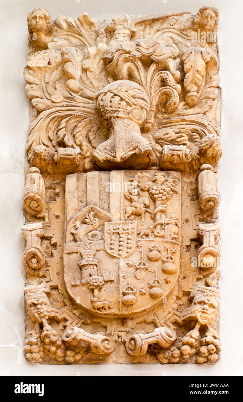 Stone coat of arms hi-res stock photography and images - Alamy