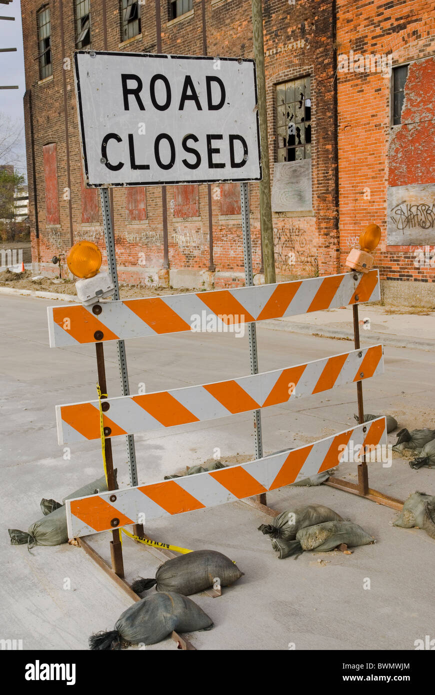 Road closed hi-res stock photography and images - Alamy