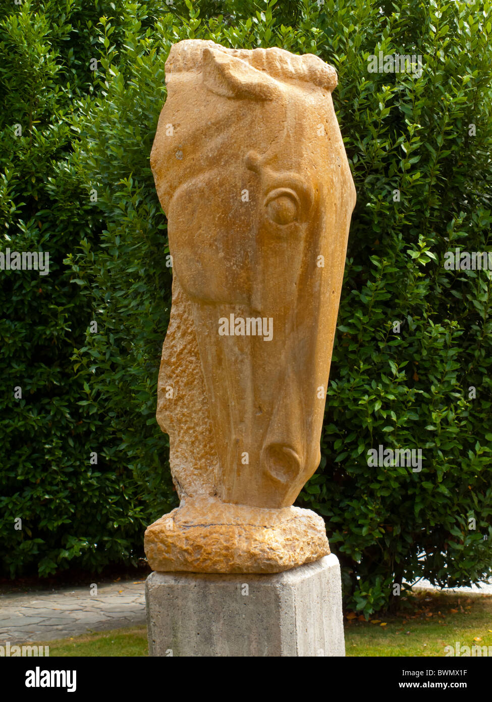 Carved stone sculpture hi-res stock photography and images - Alamy