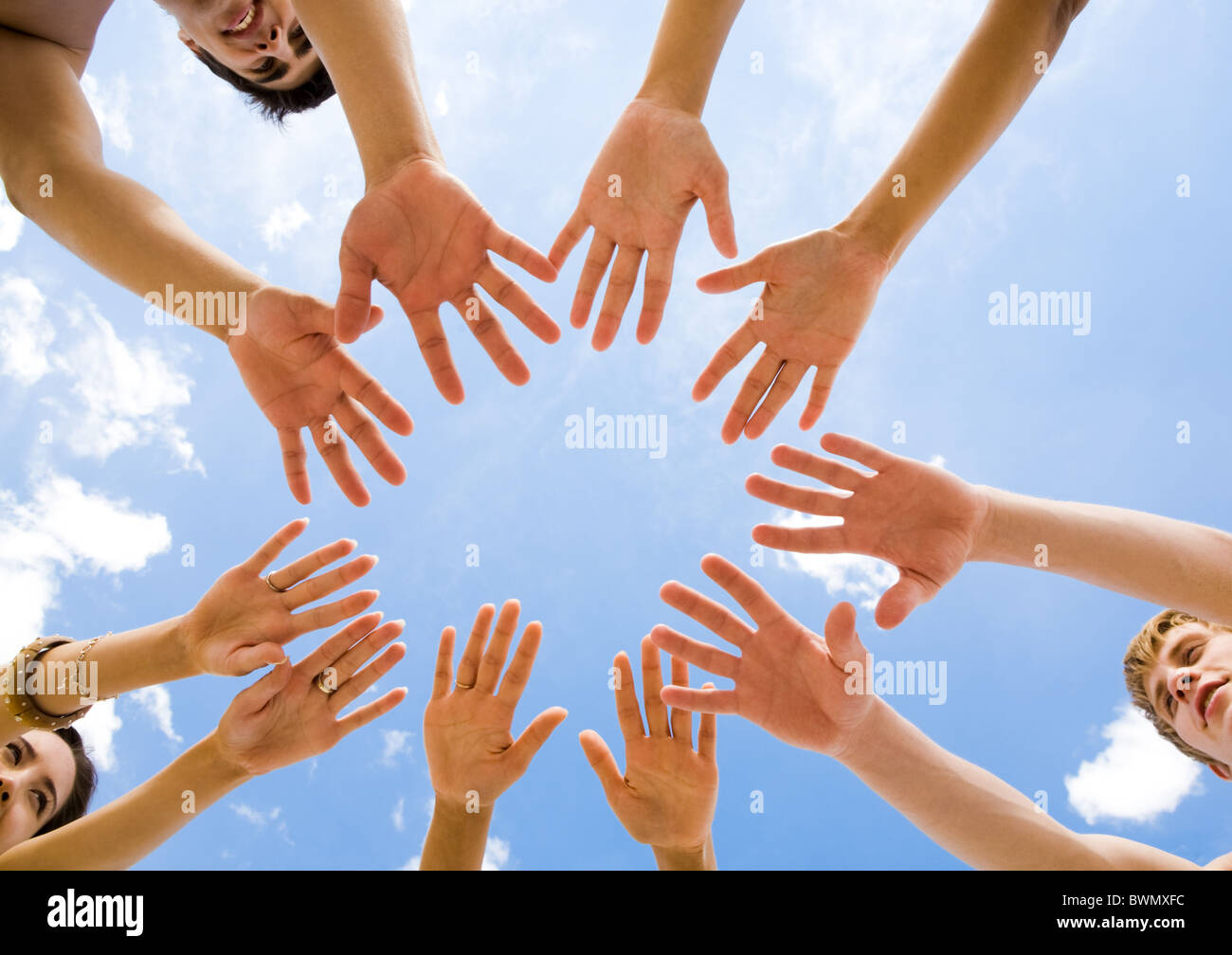 Man arm round girl hi-res stock photography and images - Alamy