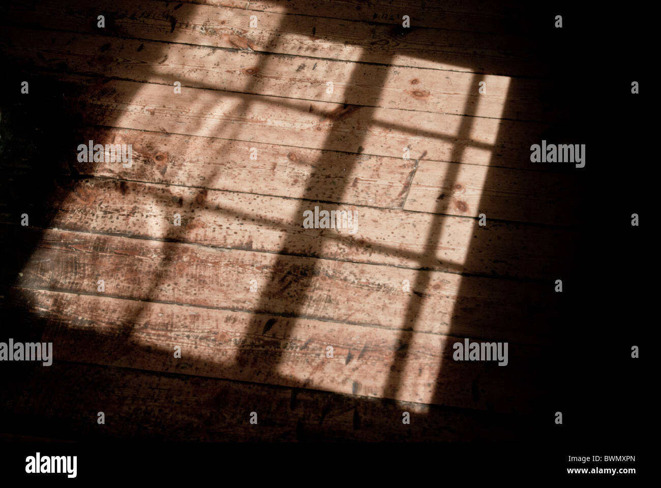 Shadow of window on wooden floor Stock Photo - Alamy