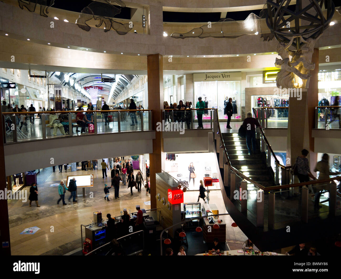 Bluewater shopping centre hi-res stock photography and images - Alamy