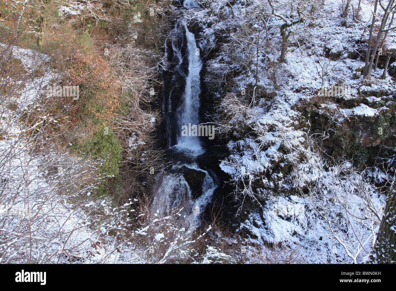Black spout waterfall hi-res stock photography and images - Alamy