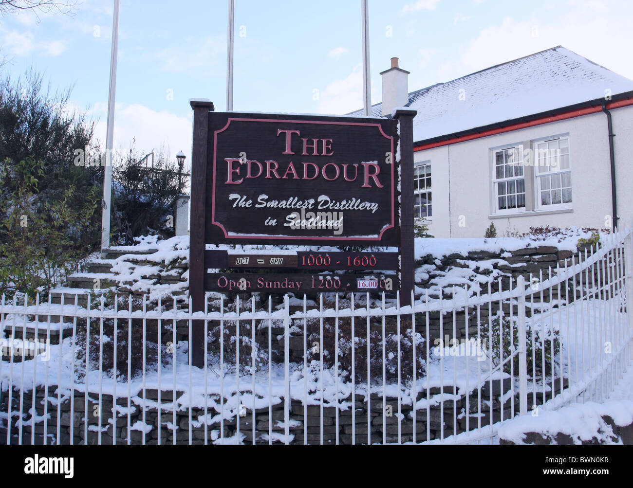 Edradour distillery hi-res stock photography and images - Alamy