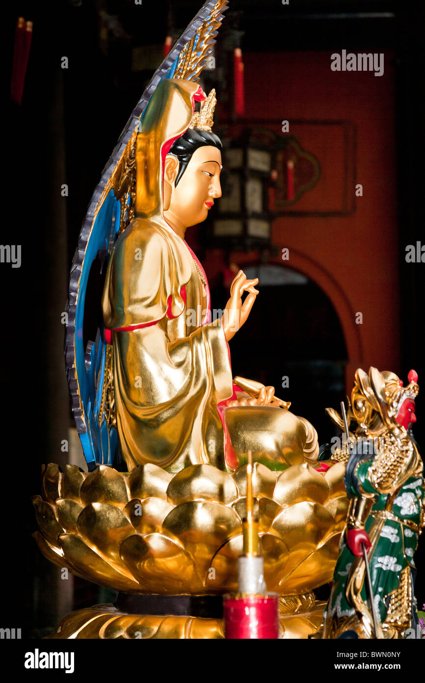 A golden Buddha, Wenshu Temple, Chengdu, Sichuan Province, China Stock ...