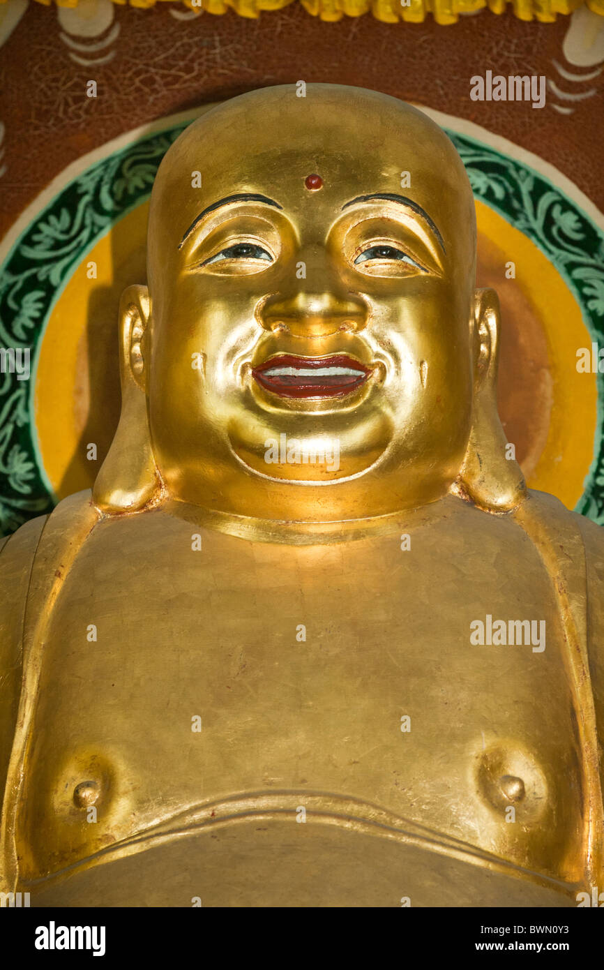 Smiling golden Buddha, Wenshu Temple, Chengdu, Sichuan Province, China ...