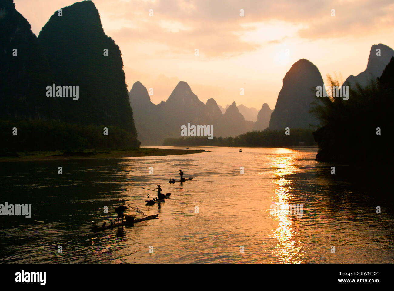 Li river fishermen hi-res stock photography and images - Alamy