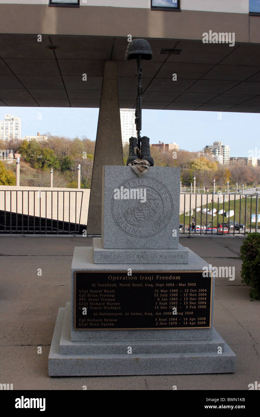 Veteran Memorial parade Milwaukee Wisconsin War Memorial on Lake ...