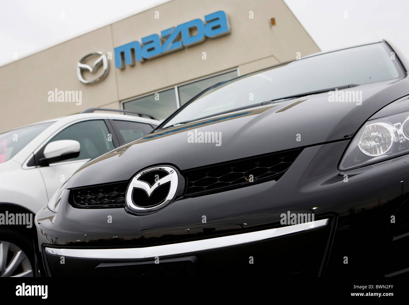 Mazda dealer hi-res stock photography and images - Alamy