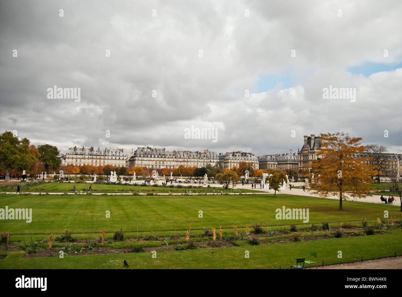 Garden louvre hi-res stock photography and images - Alamy