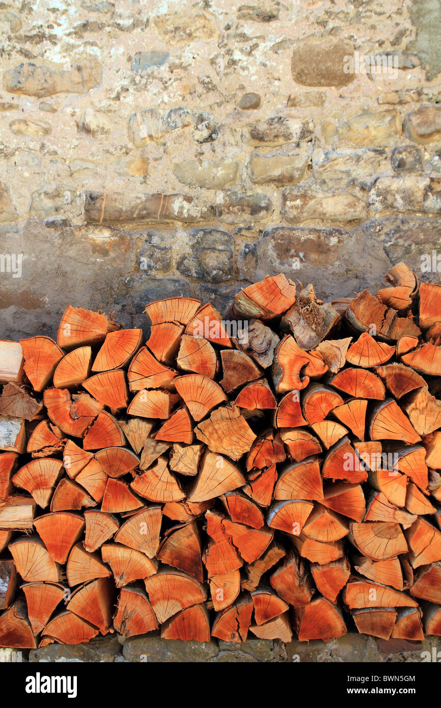 Firewood wood pile stacked triangle hi-res stock photography and images ...
