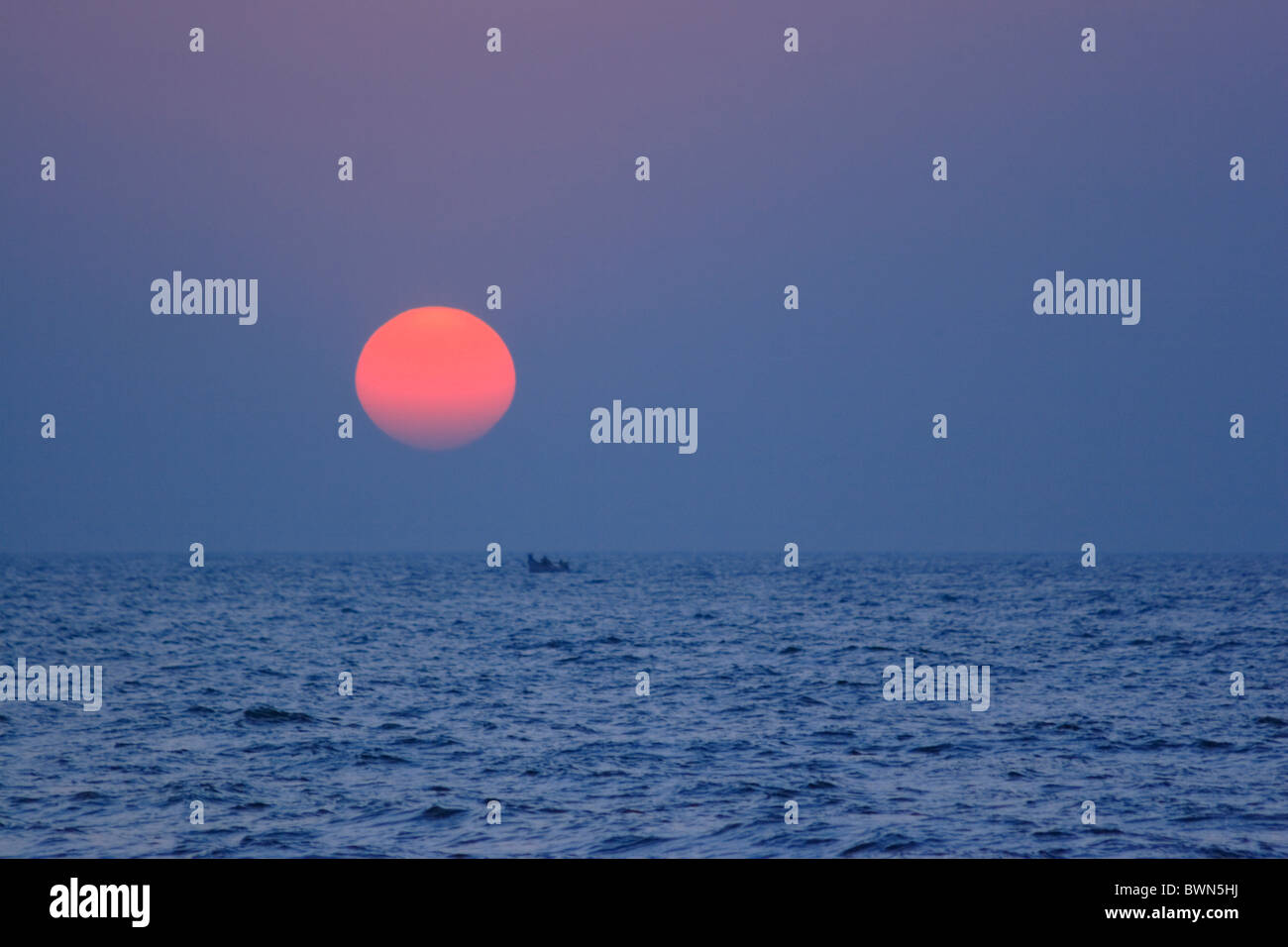 India Goa travel trip Asia asian Sea Sunset evening sun ball ocean ...