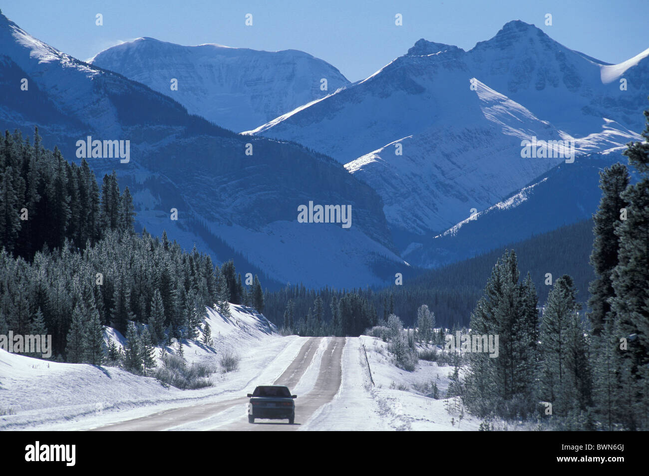 Icefield parkway winter road hi-res stock photography and images - Alamy