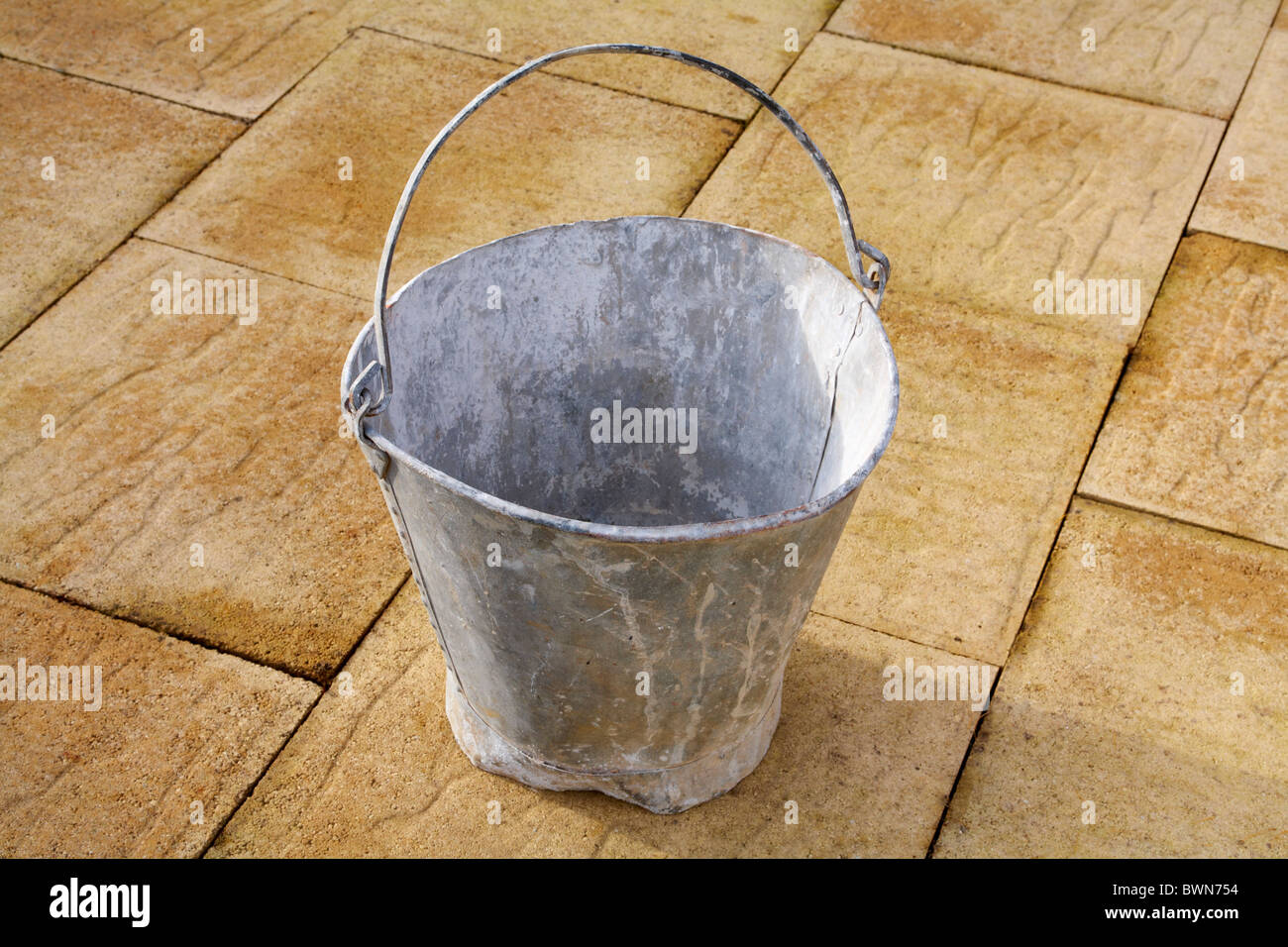 Bucket carry hi-res stock photography and images - Alamy