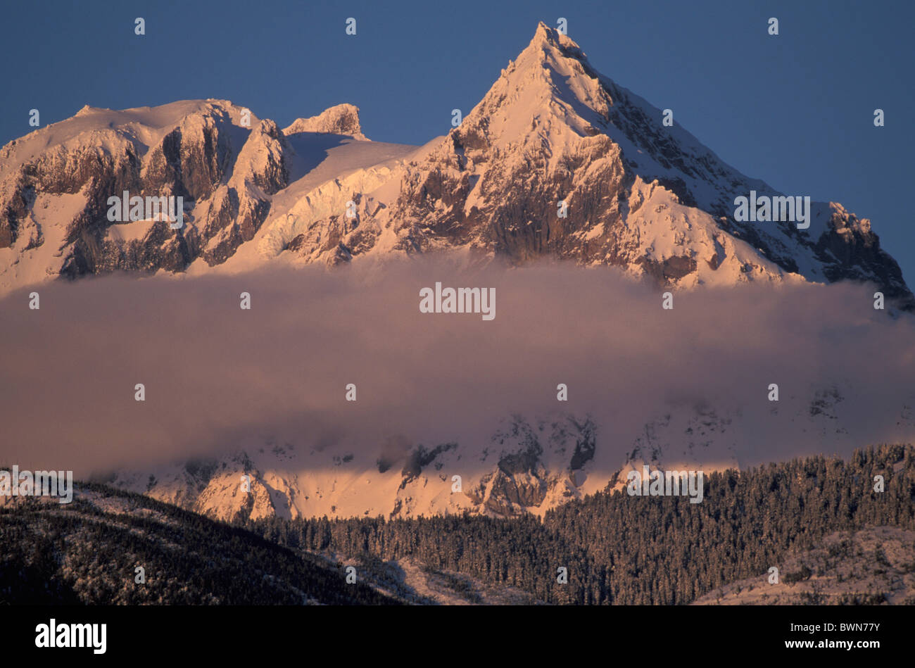 Mount garibaldi volcano hi-res stock photography and images - Alamy