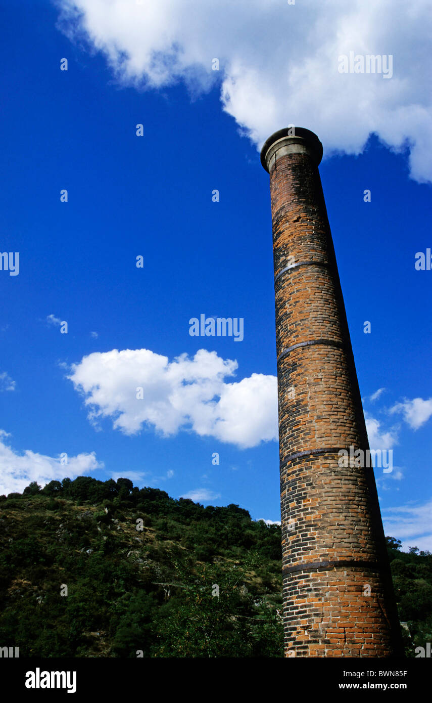 Smokestacks emitting smoke hi-res stock photography and images - Alamy