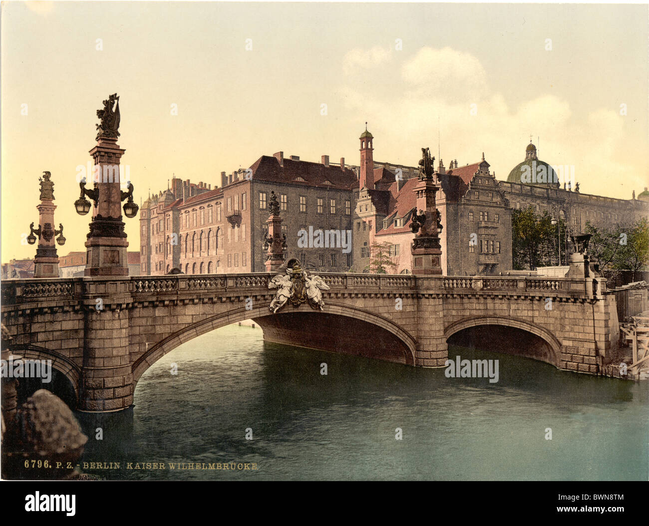 Emperor hi-res stock photography and images - Alamy