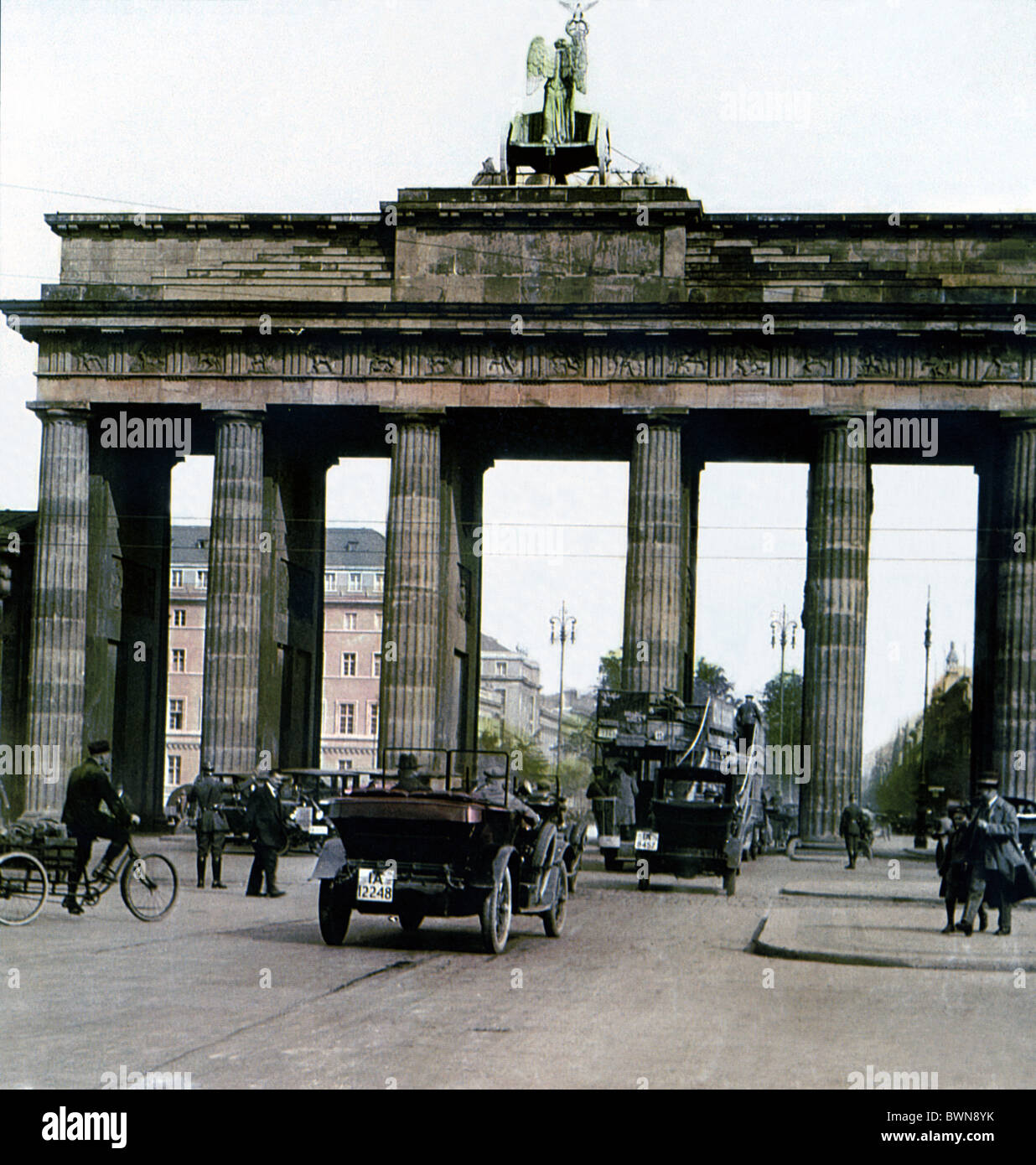 Brandenburger Tor Berlin 1930 history historical historic town traffic ...