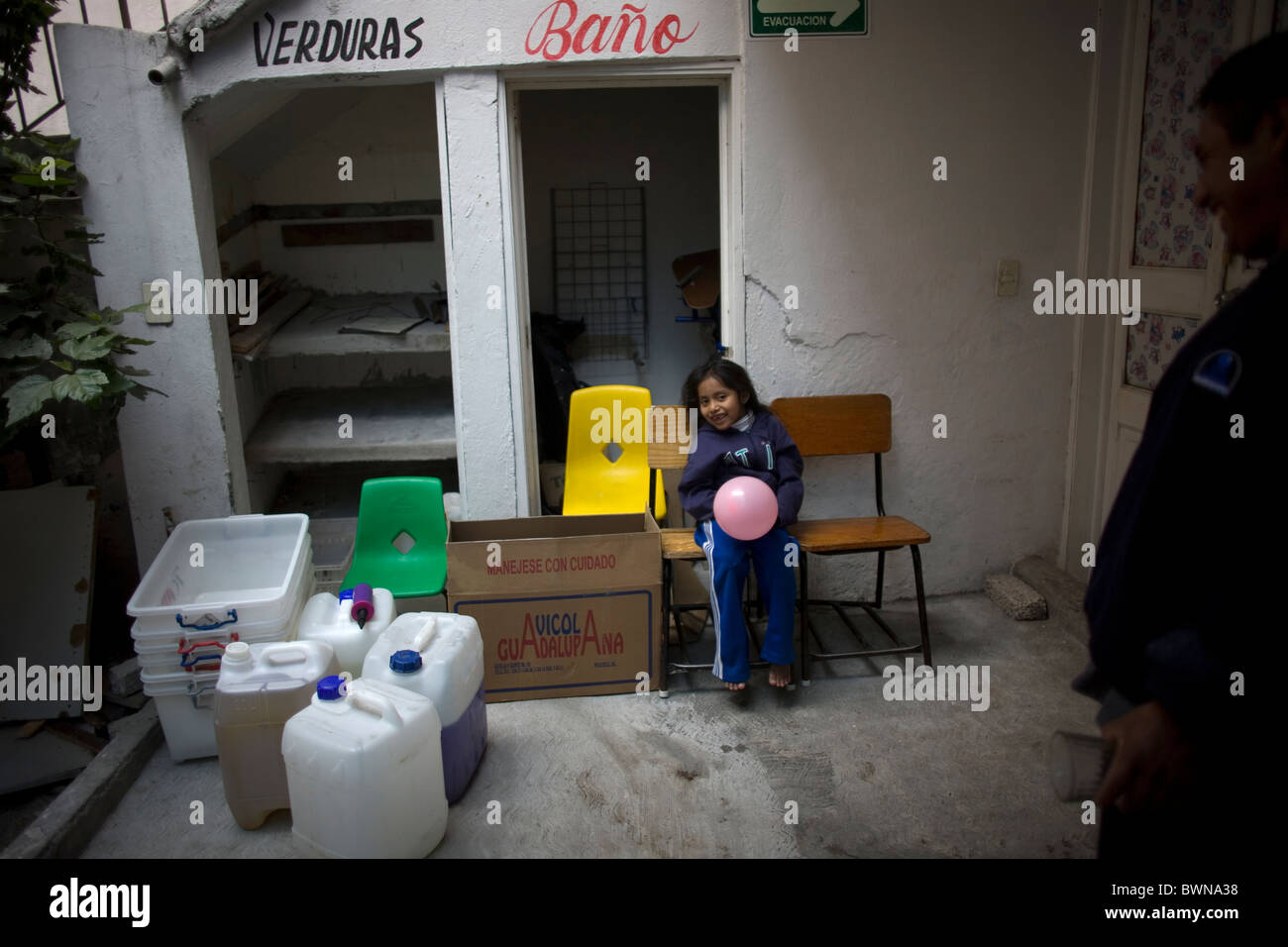 Balloon shelter hi-res stock photography and images - Alamy