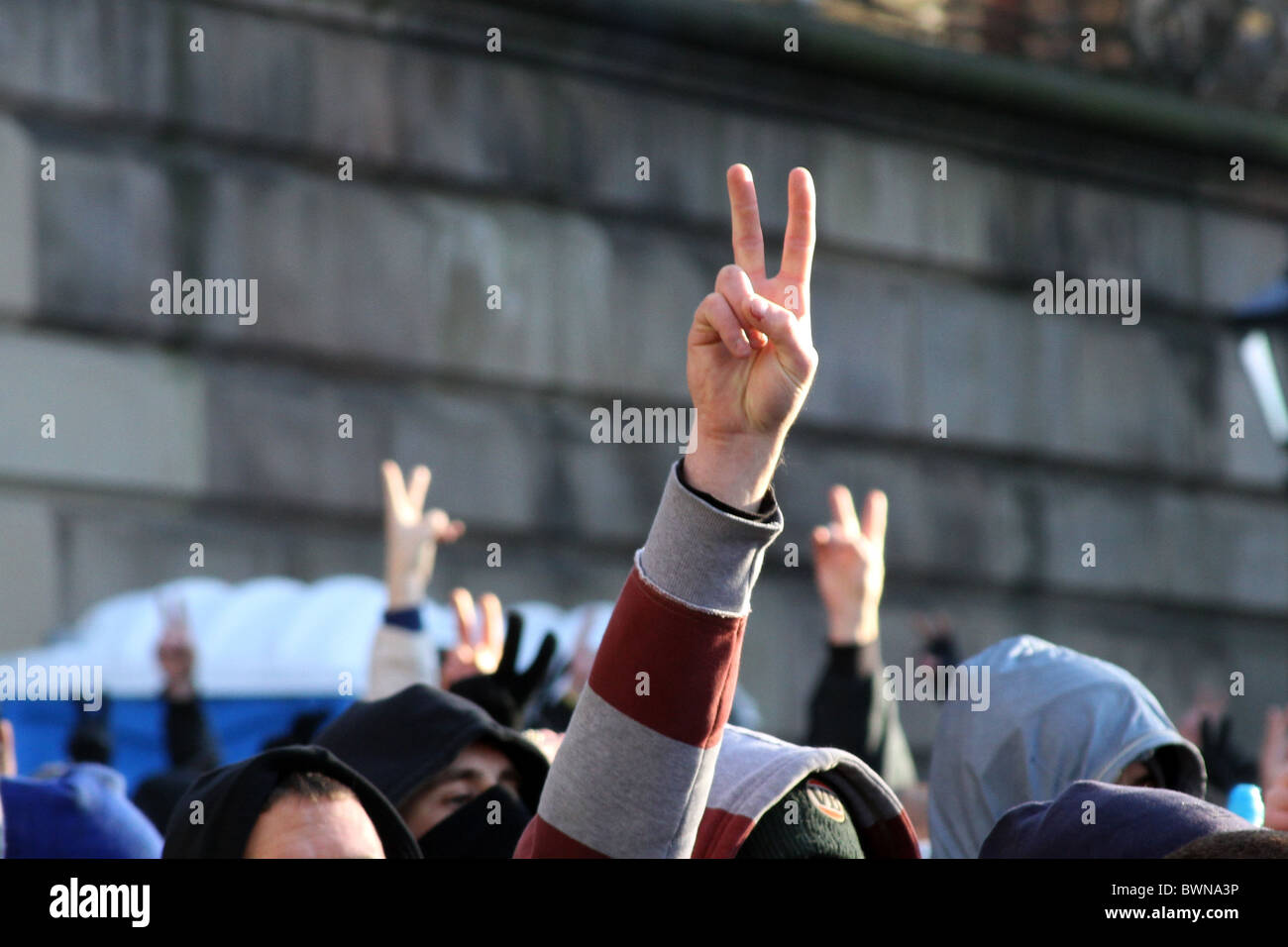 Sign decrying hi-res stock photography and images - Alamy
