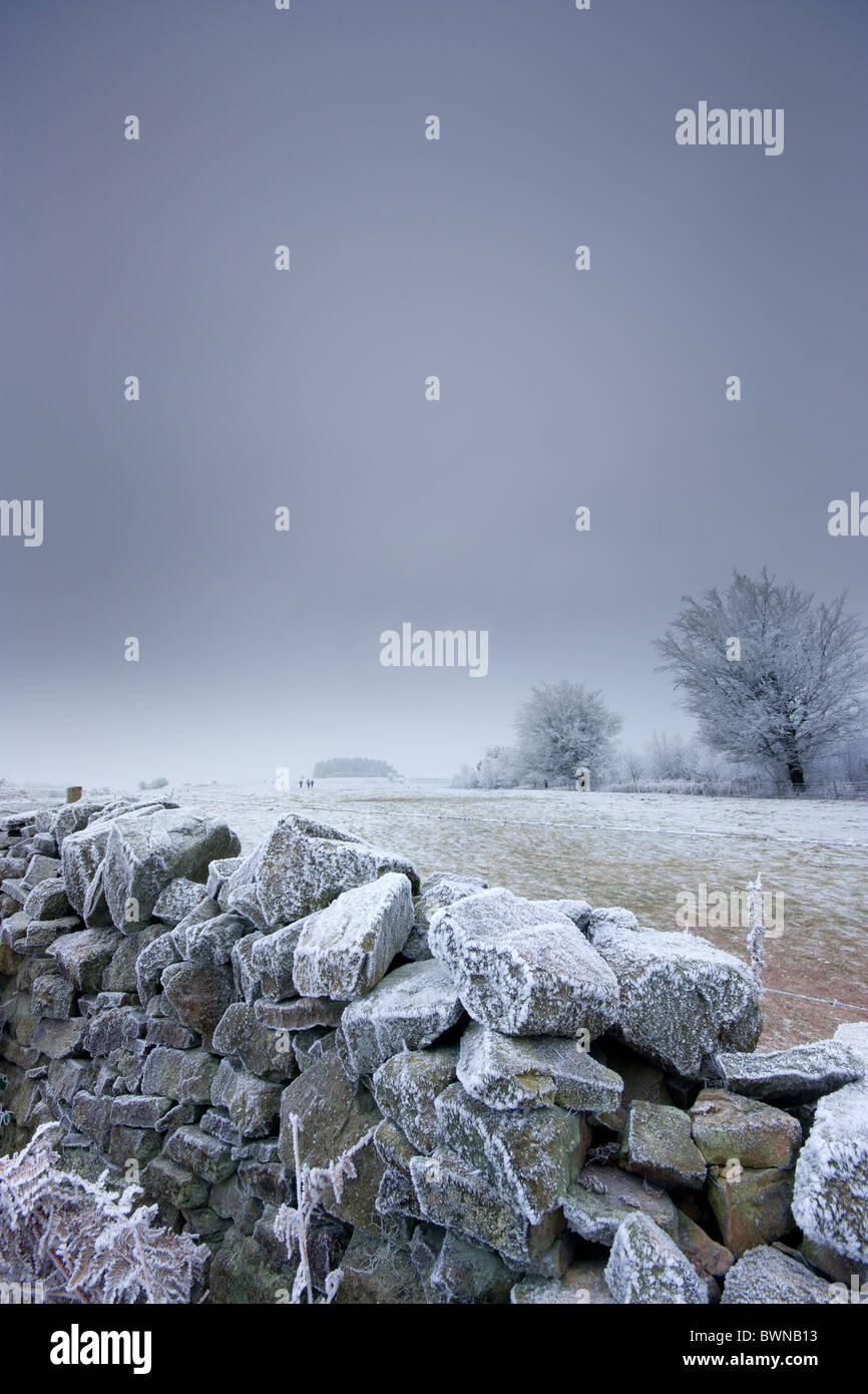 Stone boundary wall hi-res stock photography and images - Alamy