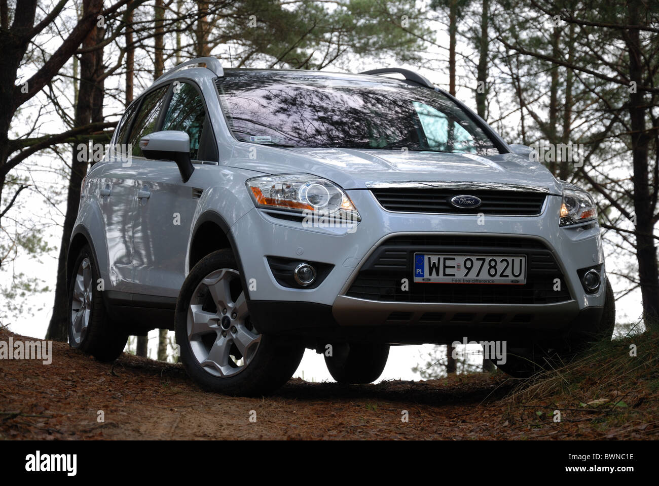 Ford Kuga 2.0 TDCI AWD - MY 2008 - white pearl metallic - five doors ...