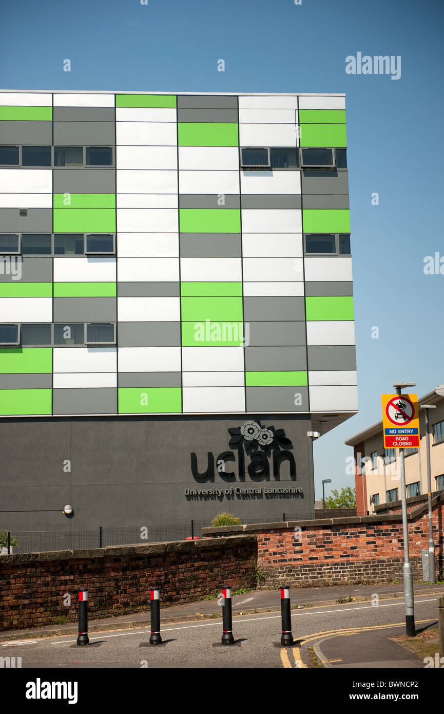 Uclan university of central lancashire hi-res stock photography and ...