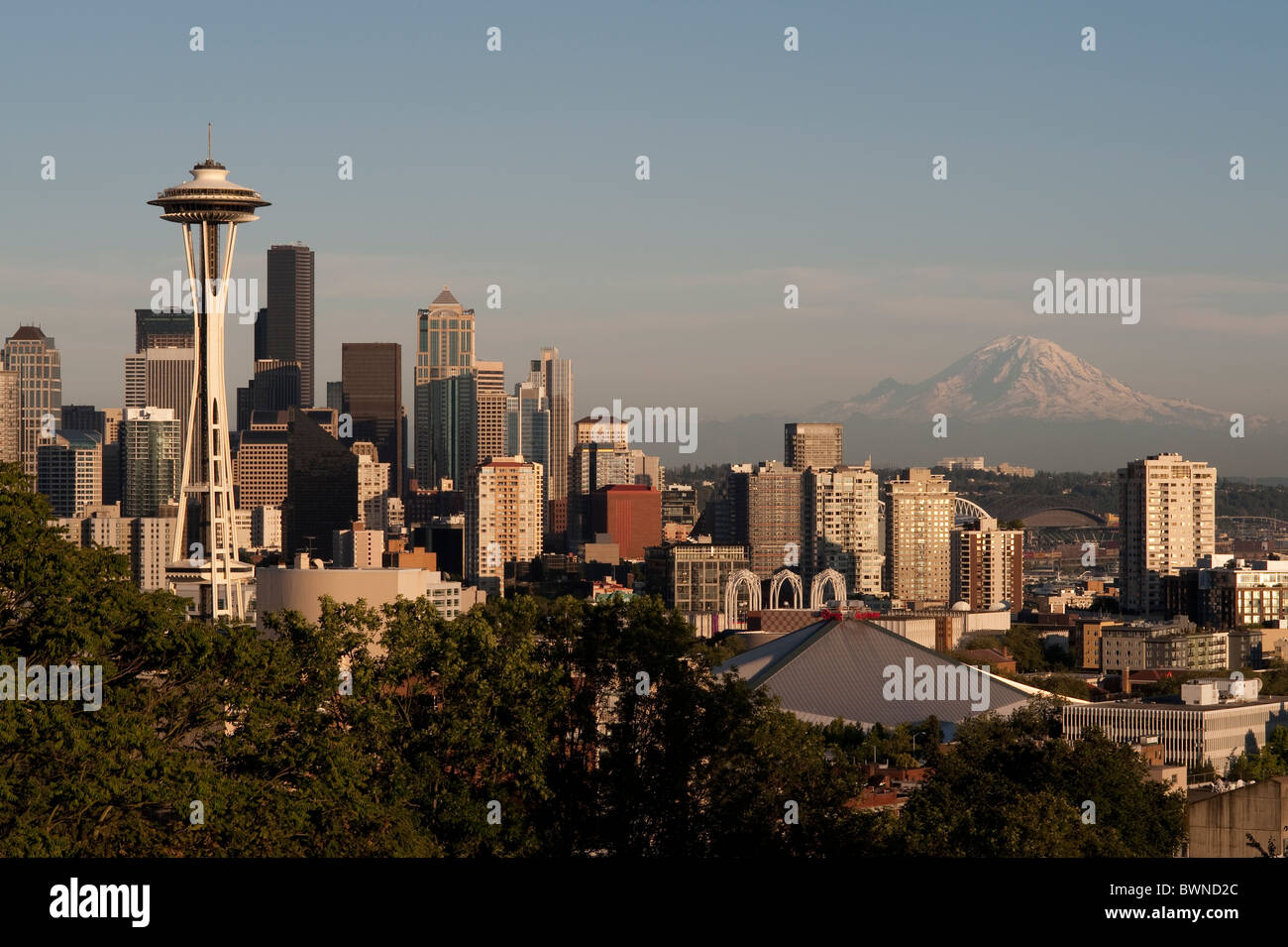 Image of Seattle skyline with Mount Rainier in background on a warm ...