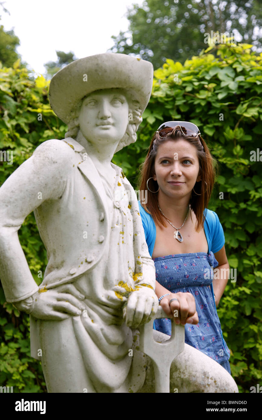 WOMAN STATUE IN SUTTON PARK SUTTON-ON-THE FOREST SUTTON-ON-THE-FOREST ...