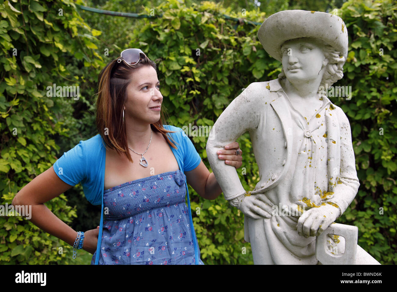 WOMAN STATUE IN SUTTON PARK SUTTON-ON-THE FOREST SUTTON-ON-THE-FOREST ...