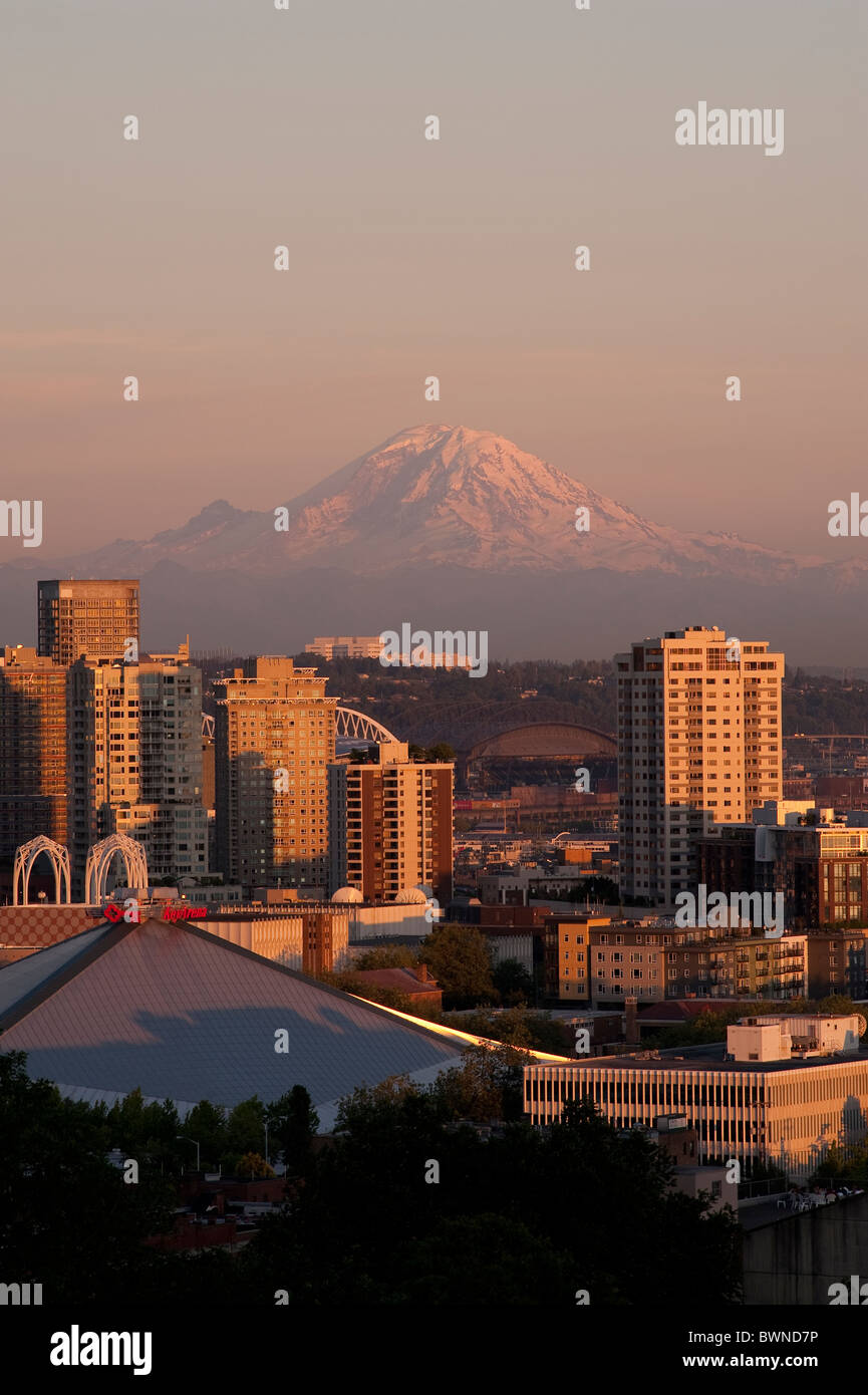 Retro image of Mount Rainier and downtown Seattle and Key Arena and ...