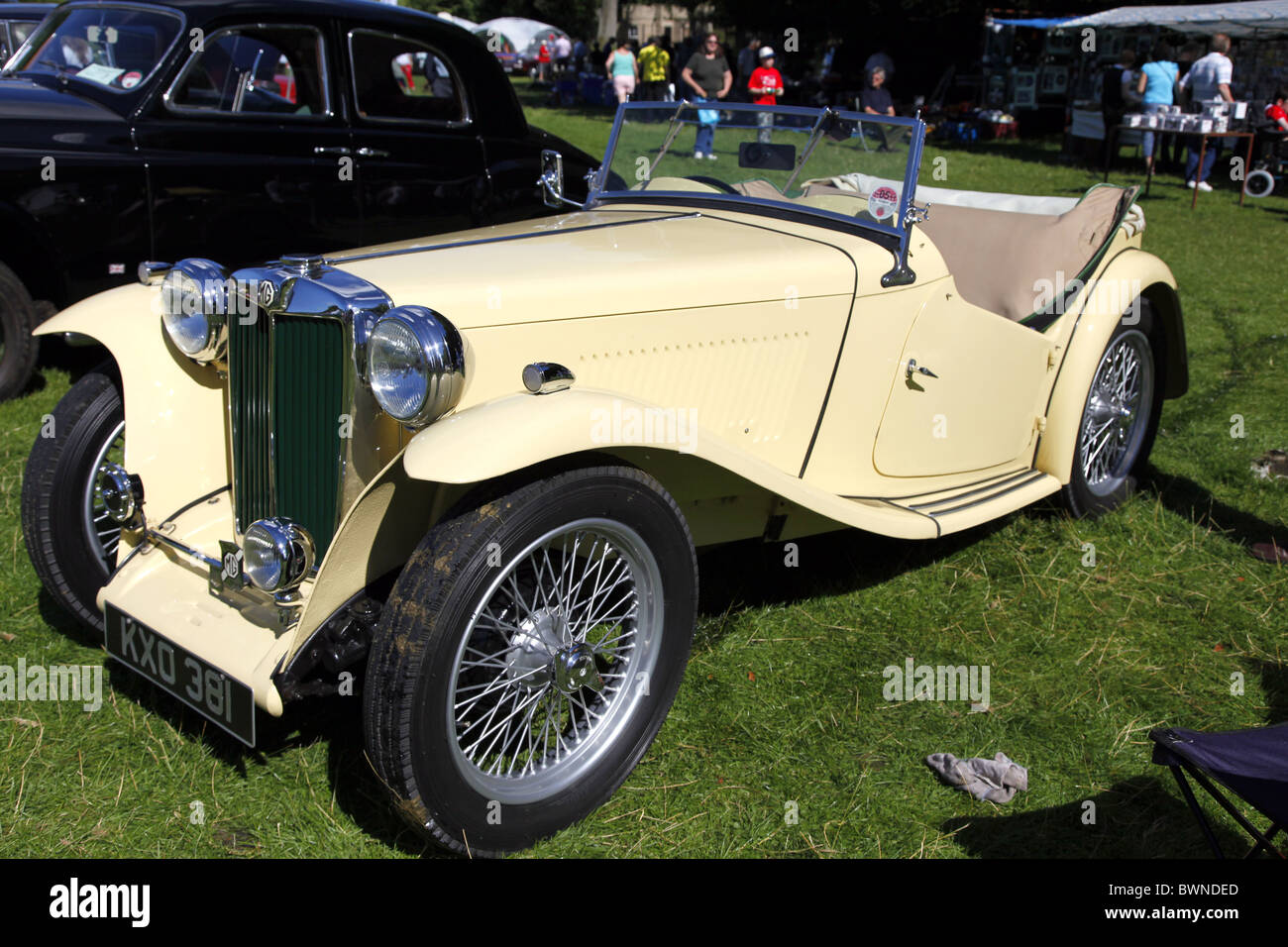 1950s mg convertible car classic hi-res stock photography and images ...