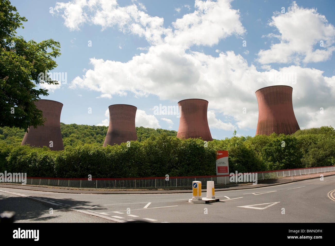 Iron Bridge Power Station e-on Stock Photo - Alamy