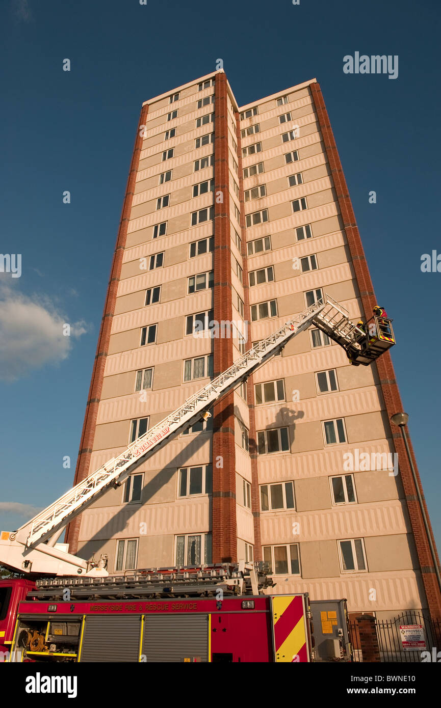 High rise rescue hi-res stock photography and images - Alamy