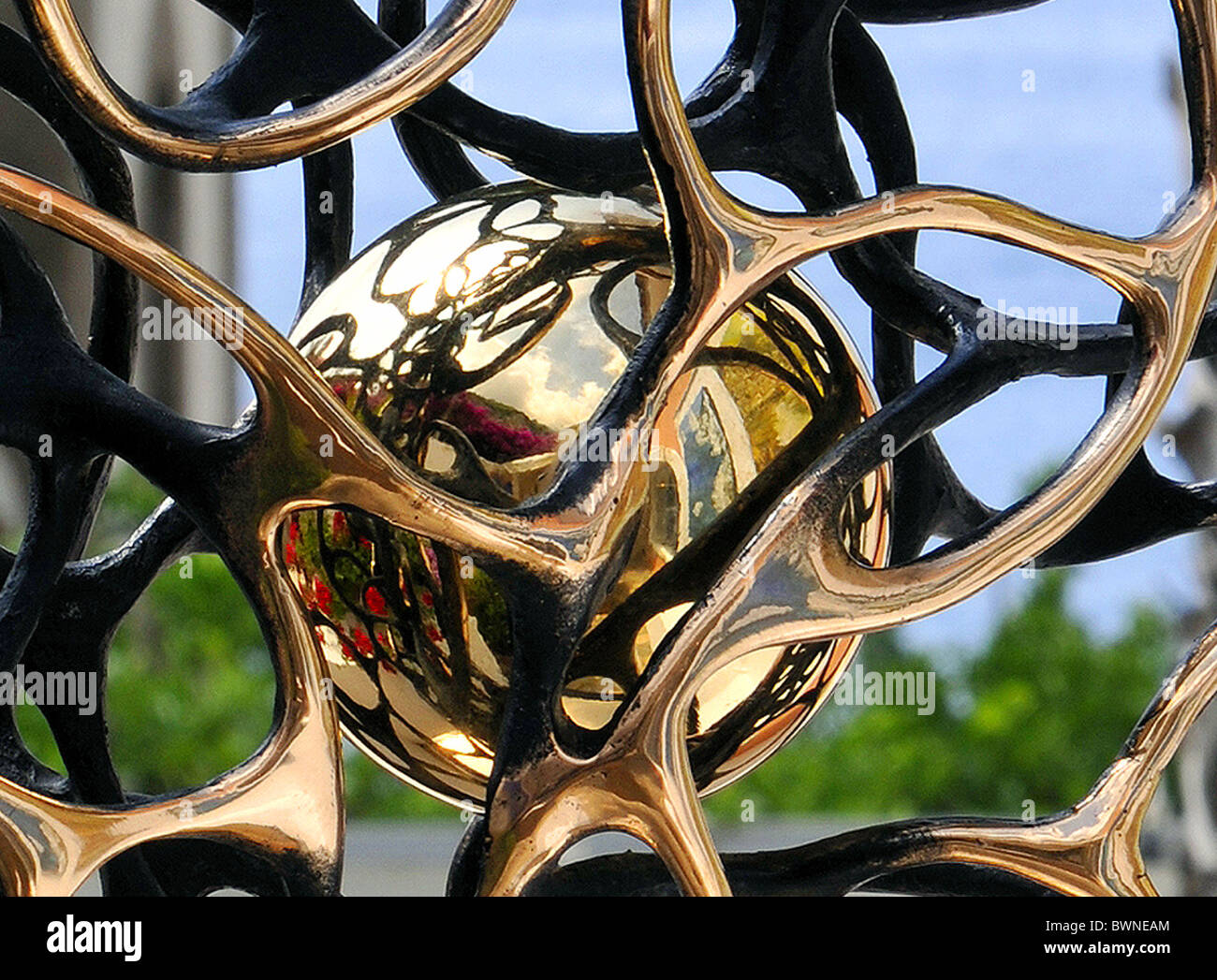 Brass sculpture hi-res stock photography and images - Alamy